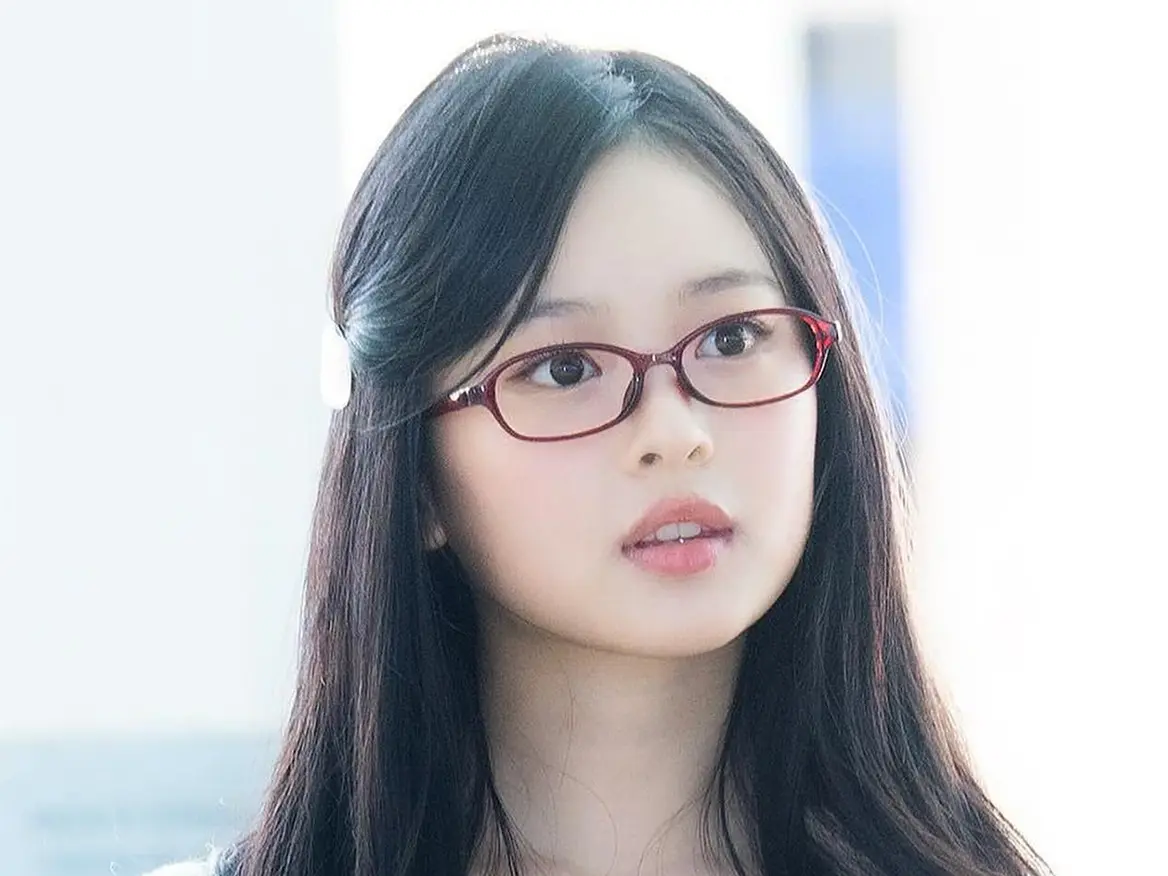 Hanni (Newjeans) - Profile, Age, Career & Fun Facts