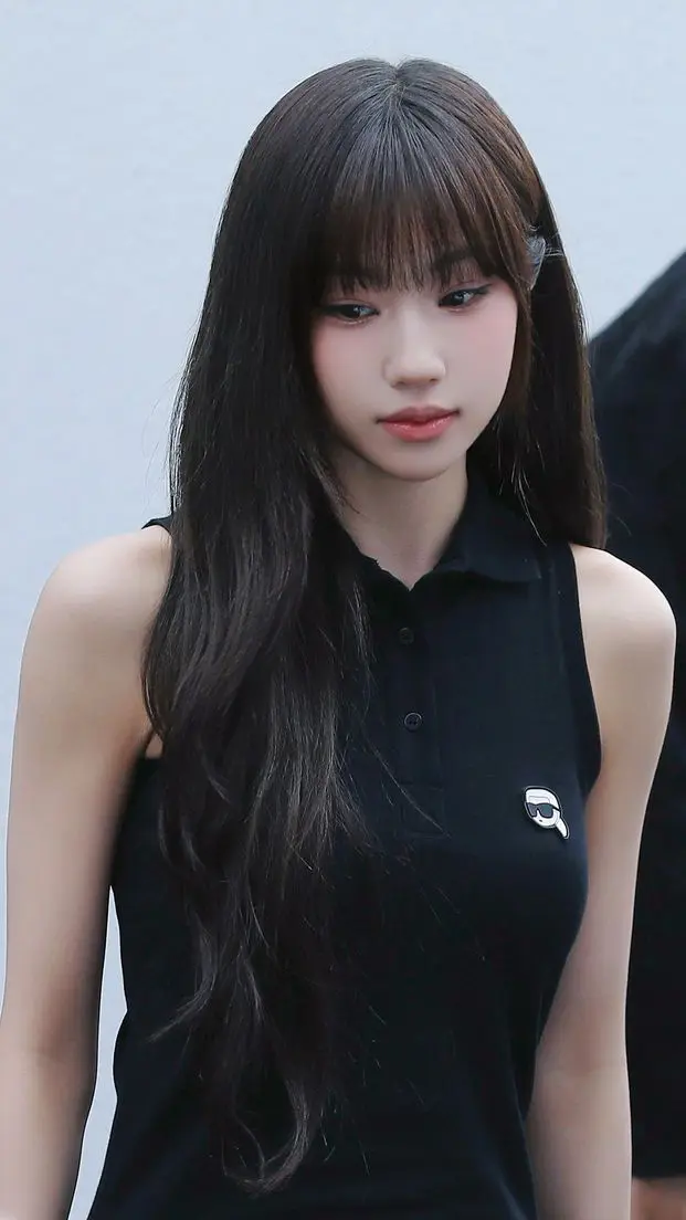Choi Jungeun (izna) - Profile, Bio, Career & Fun Facts