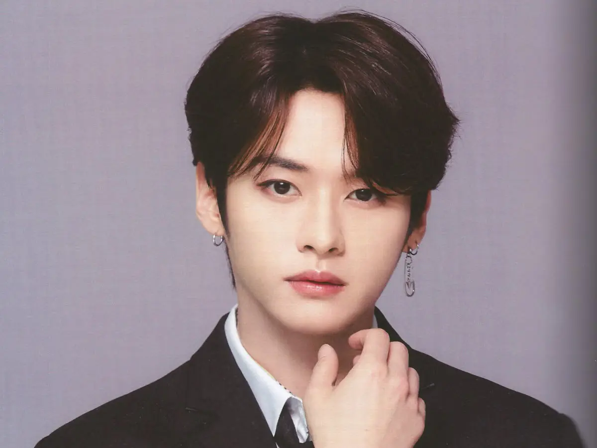 Lee Know (Stray Kids) - Profile, Career & Fun Facts